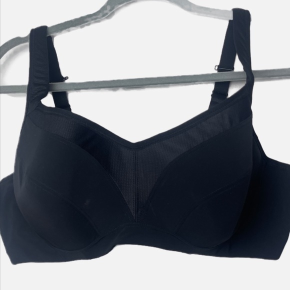 torrid | Intimates & Sleepwear | Torrid Active Bra Size 44c Black ...